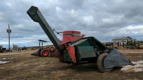 New Idea 2-row Corn Picker